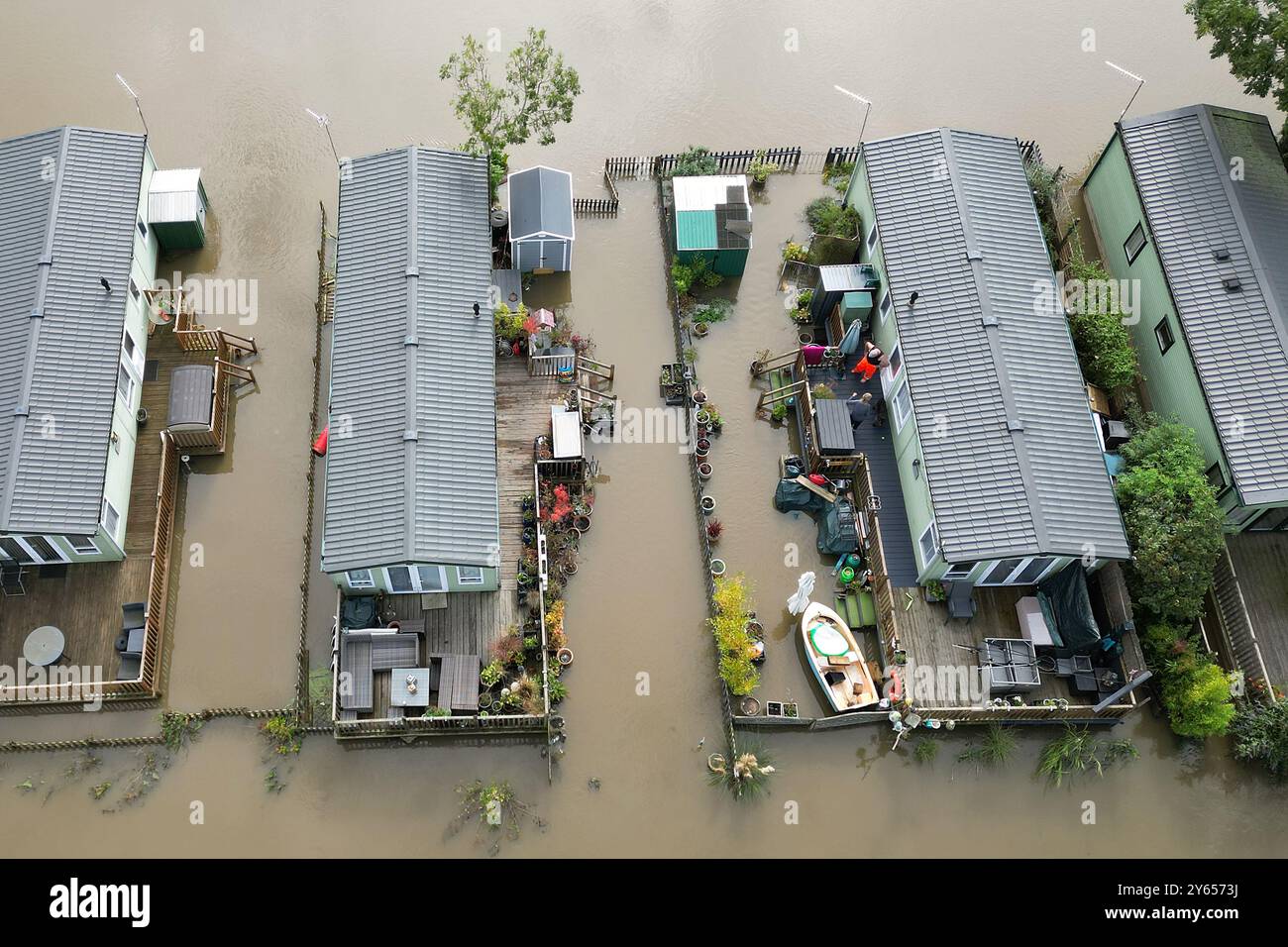 Der Cogenhoe Mill Holiday Park in Northamptonshire wurde von Hochwasser ...