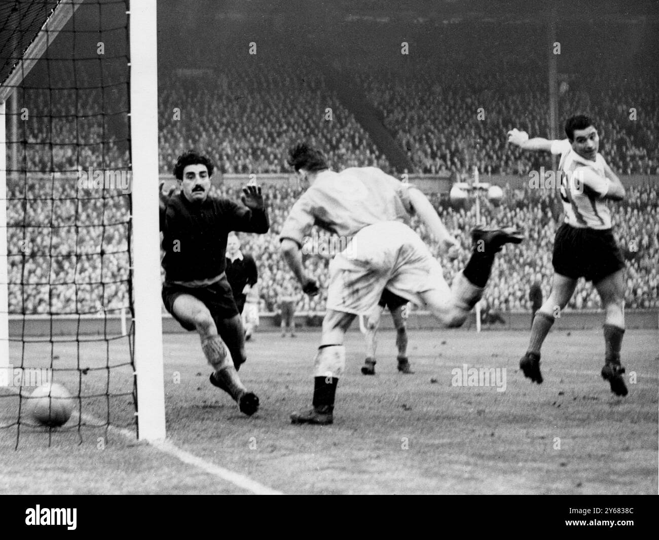 England gegen Argentinien Argentinien der argentinische Torhüter Miguel ...