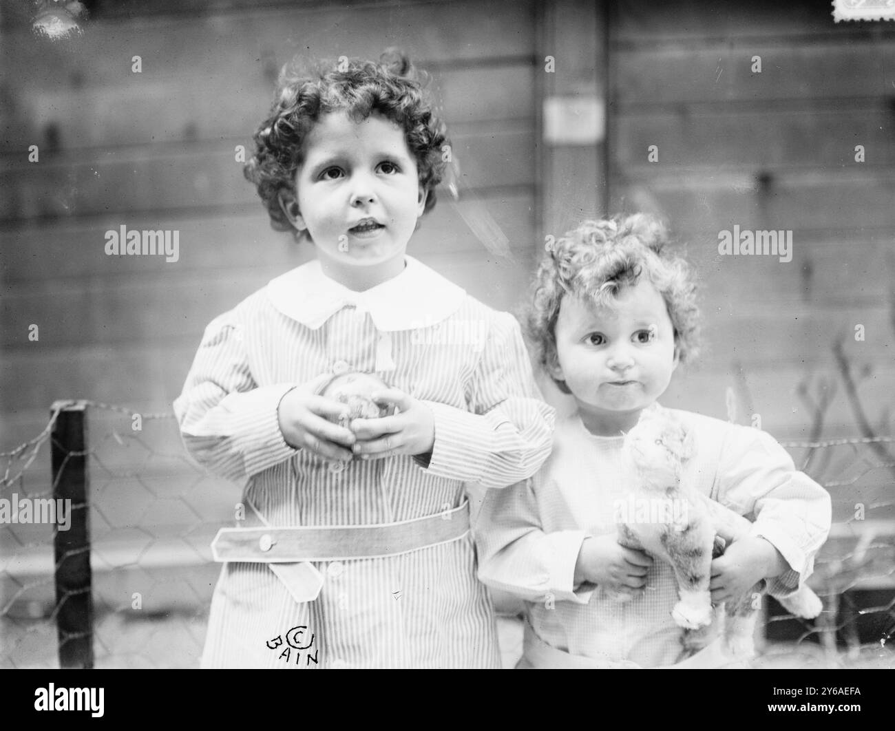 Louis & Lola?, TITANIC Survivors, Foto aufgenommen, bevor die 'Waisen ...