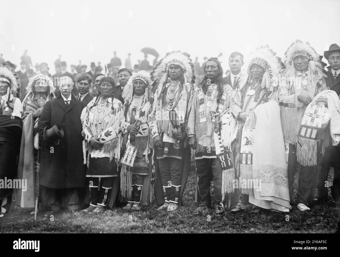 Rodman Wanamaker and Indian Chiefs, Foto zeigt indianische Häuptlinge ...