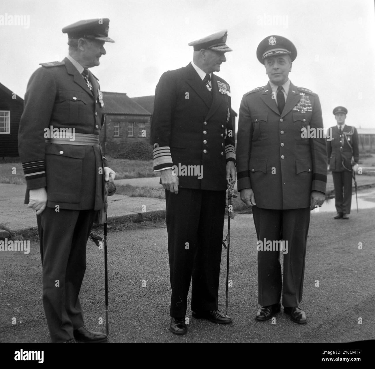 Lyman l lemnitzer -Fotos und -Bildmaterial in hoher Auflösung – Alamy