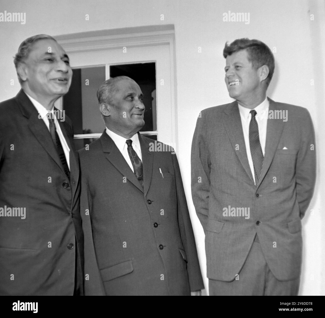 US-AMERIKANISCHER PRÄSIDENT JOHN F KENNEDY JFK MIT DEM INDISCHEN ...