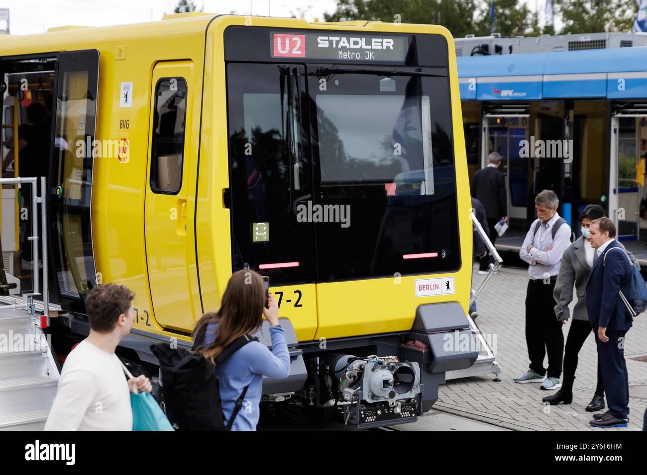 Berlin, Deutschland. September 2024. Fachbesucher besichtigen die Berliner U-Bahn des ...