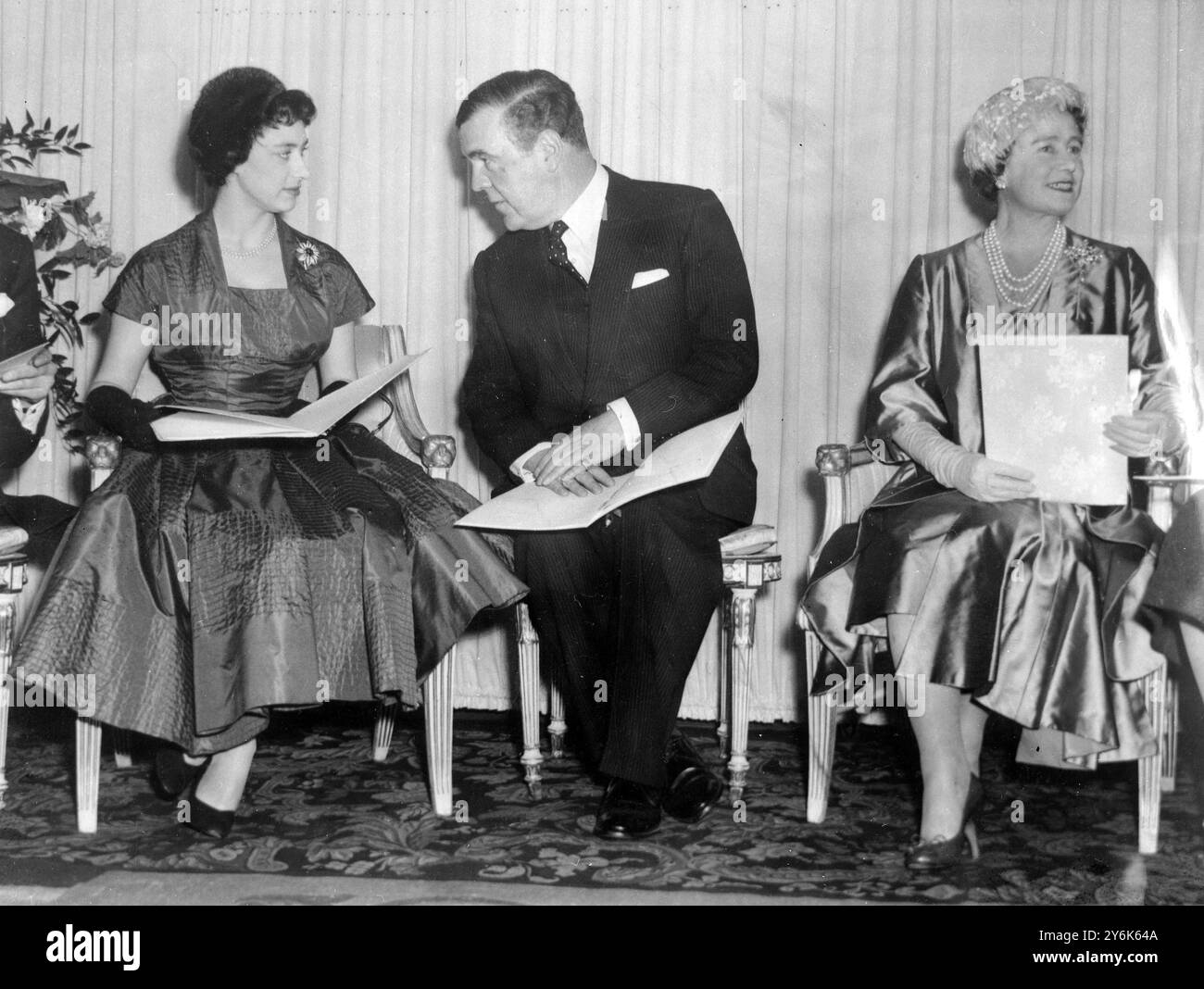 London England Prinzessin Margaret , Norma Hartnell und Queen Mother ...