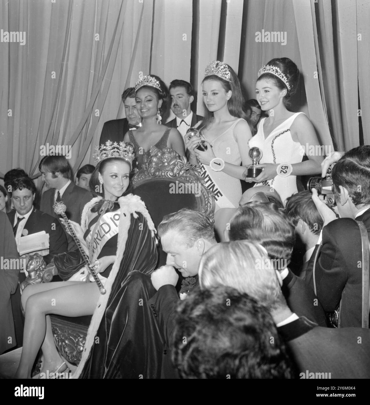 London: Die ersten drei Spieler des Miss World 1967 Beauty Contests im ...