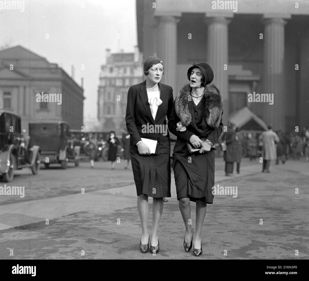 Bei der Hochzeit von Mr. John Leighton Barran und Hon Alison Hore ...
