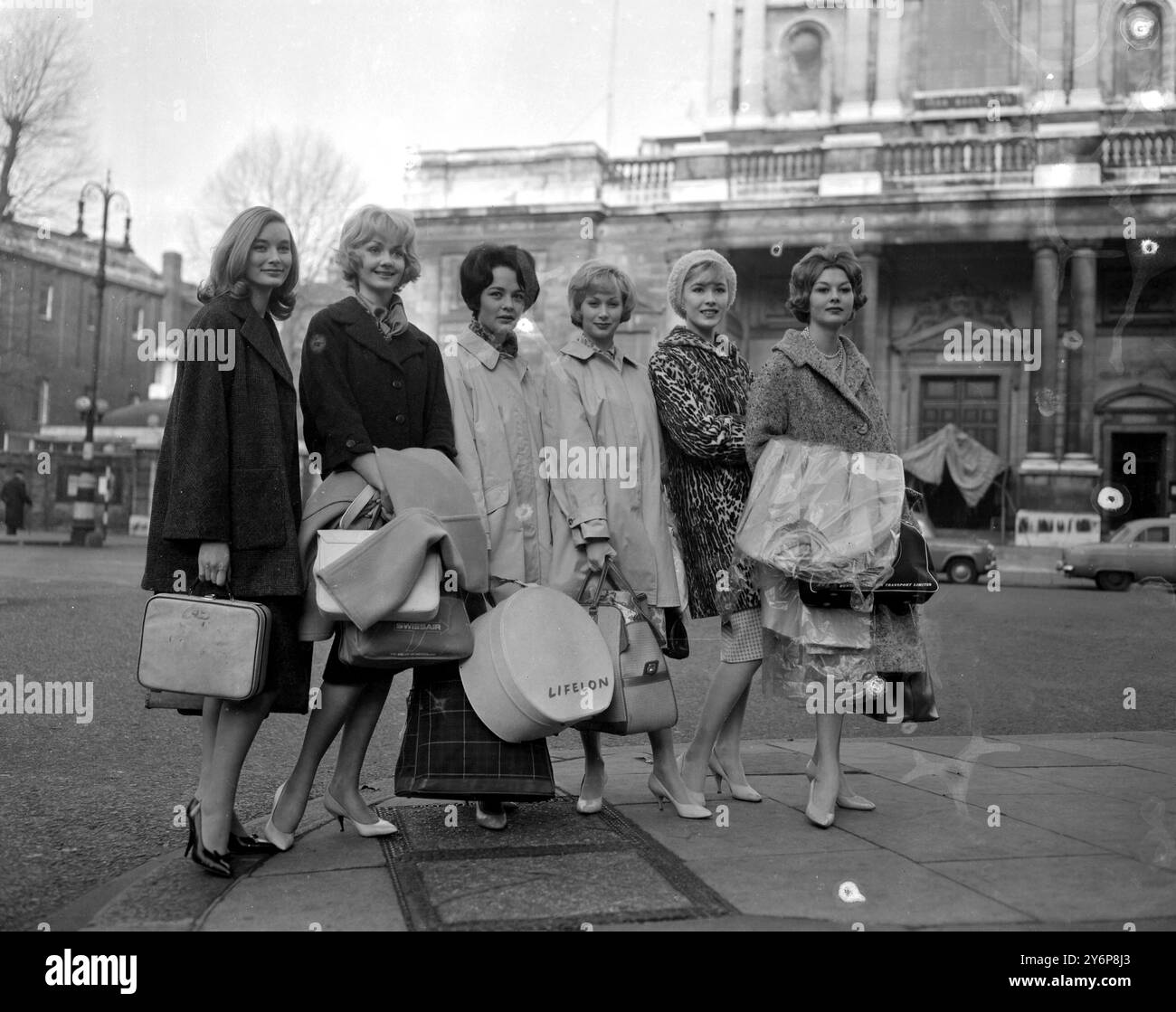 Tania Edye mit Tania Mallett, R Rosalind Watkins Helen Curtis ...