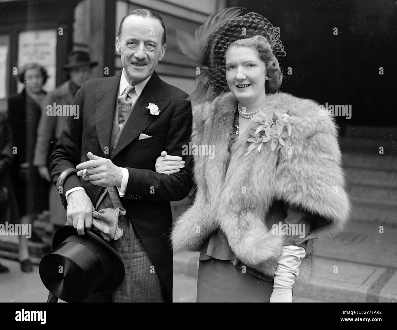 ACK-ACK CHIEF HEIRATET LT . Gen . SIR IVOR THOMAS, G.O.C.-IN-C. Das ...