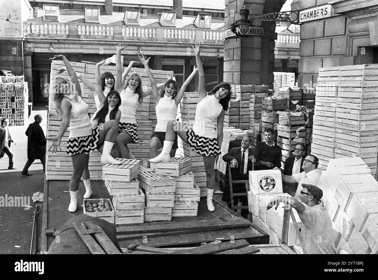 Die Beat Girls vom Londoner Dance Centre in der Nähe von Covent Garden ...