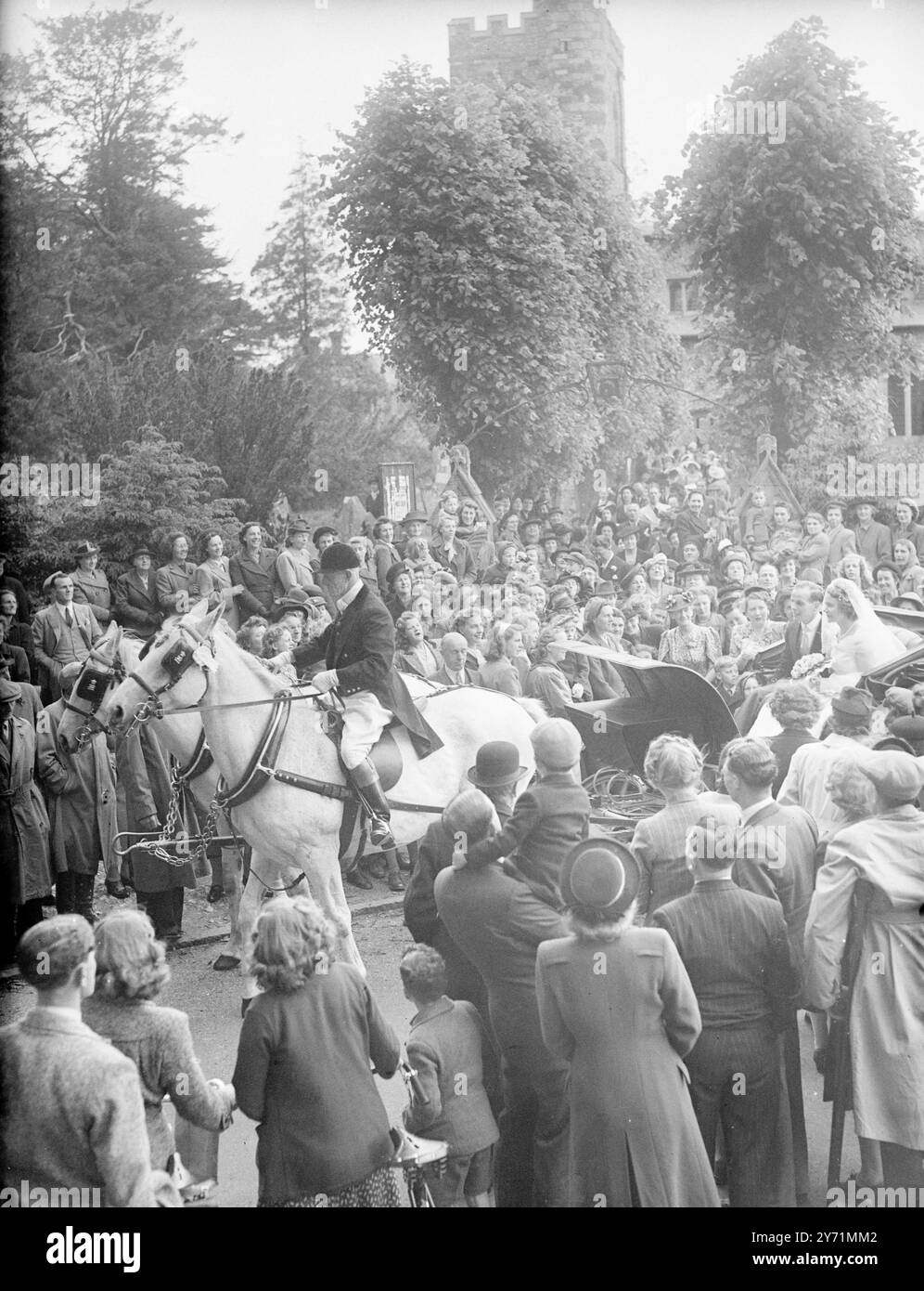 Die Dorfbewohner von CADDINGTON in der Nähe von Luton haben Miss ...