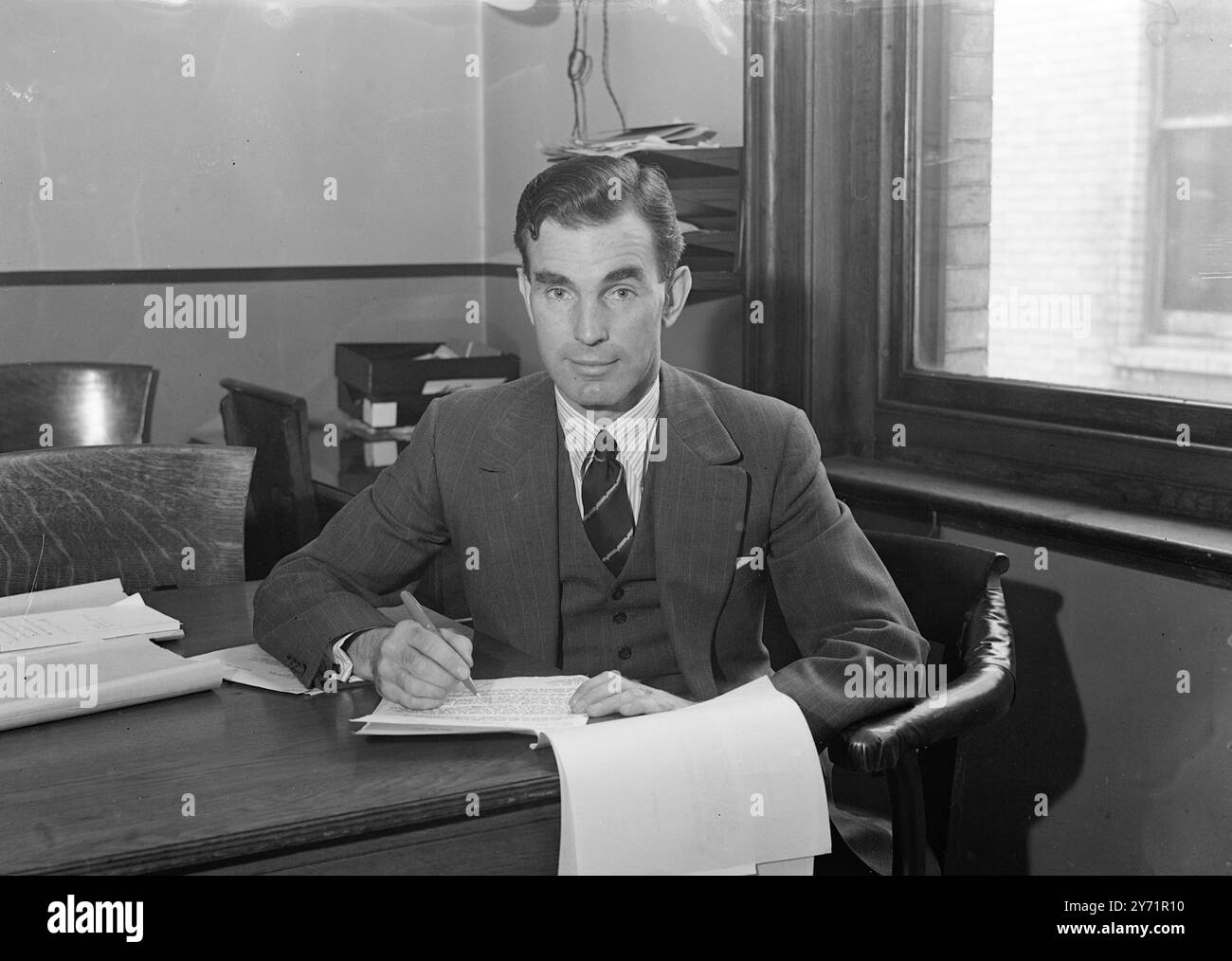 NEUER SEKRETÄR DES RASENTENNISVERBANDES. Herr . S.B. REAY , ehemaliger ...