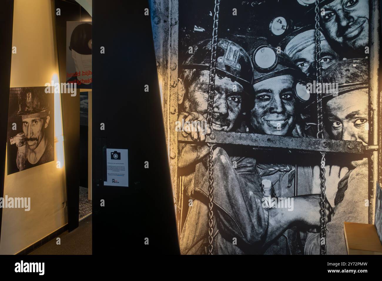 Bild der Bergleute im Mijnmuseum, Kohlebergwerk-Museum in Be-MINE in Beringen, Koersel, Provinz ...