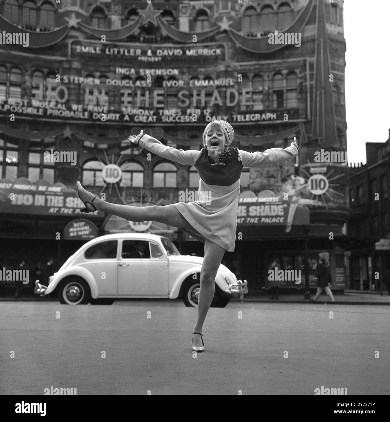 Die Schauspielerin Vanessa Howard aus Worthing, Sussex, spielt die ...