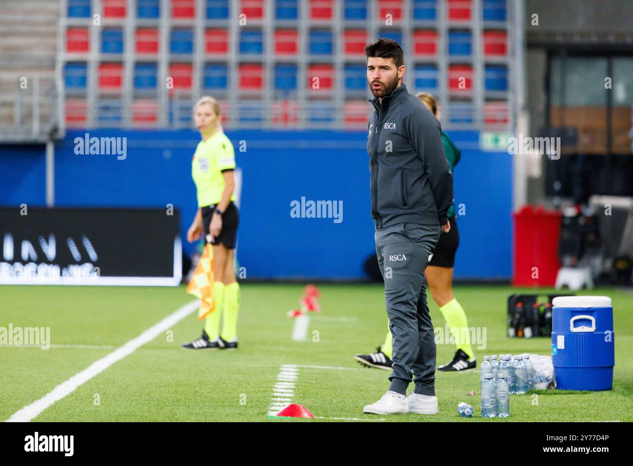 Oslo, Norwegen. September 2024. Cheftrainer Dennis Moerman aus ...