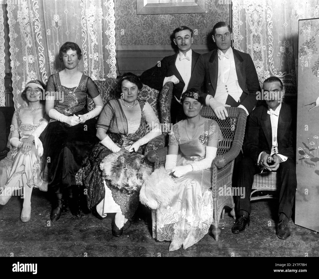 Der United Hunt Ball im Rathaus von Banbury. Frau E A Fielden, Frau ...