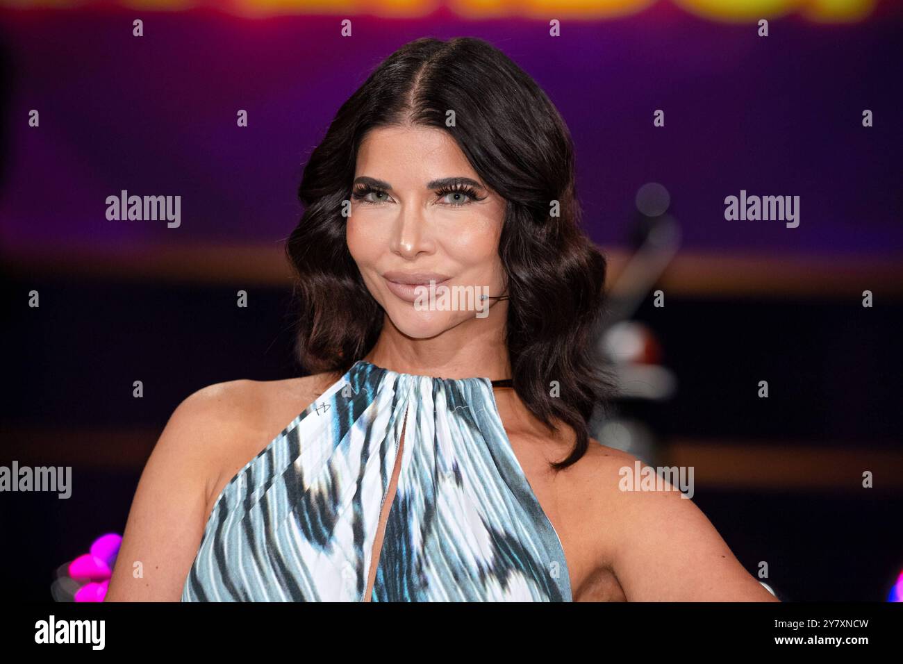 MDR - Flussboot. ErotikModel Micaela Schäfer anläßlich der Aufzeichnung ...