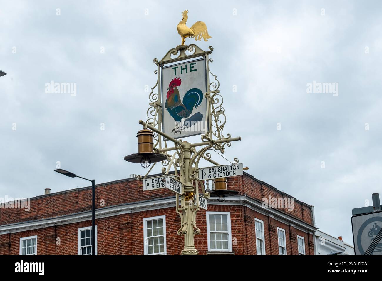 SUTTON, LONDON, 10. SEPTEMBER 2024: The Cock Sign in der Sutton High ...