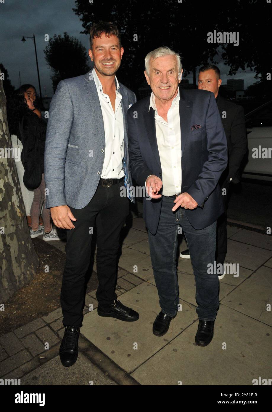 Ashley Taylor Dawson und Jimmy McKenna bei den Inside Soap Awards 2024 ...
