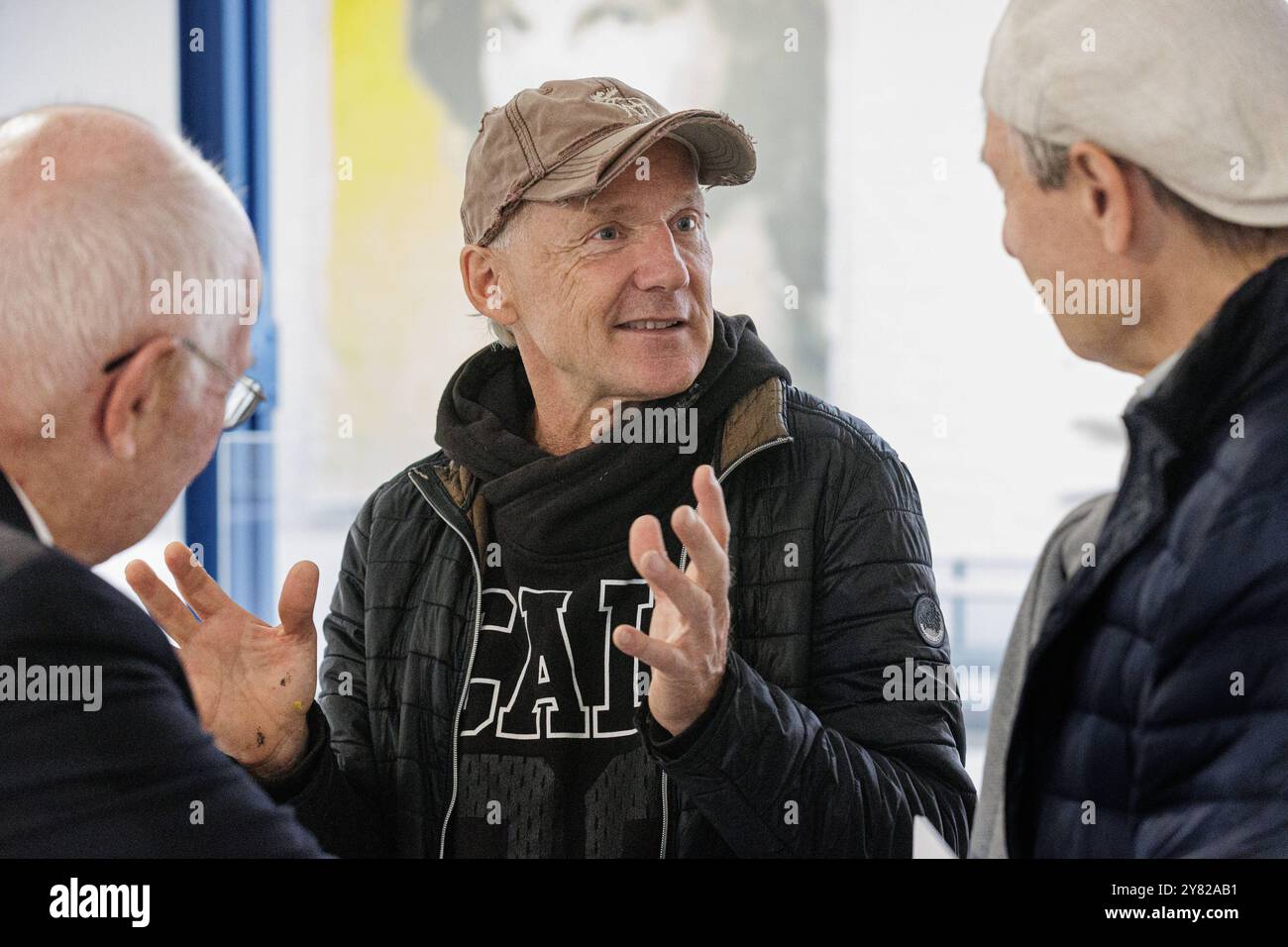 02.10.2024. Hilden/Rheinland. Bananensprayer, Aktionskünstler ...