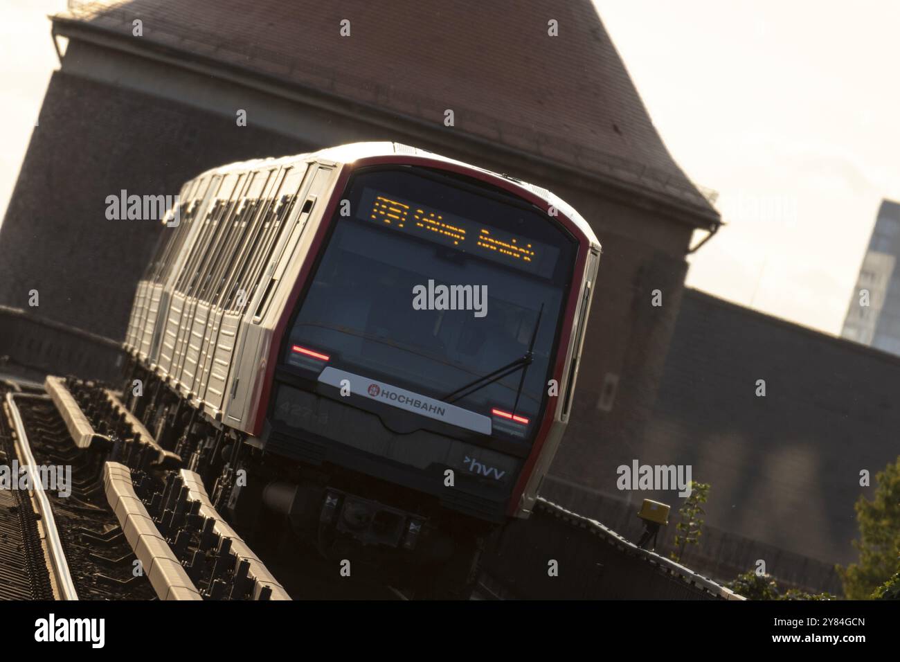 U-Bahn, Hamburger Verkehrsverbund HVV, Nahverkehr, Bahnstrecke im ...