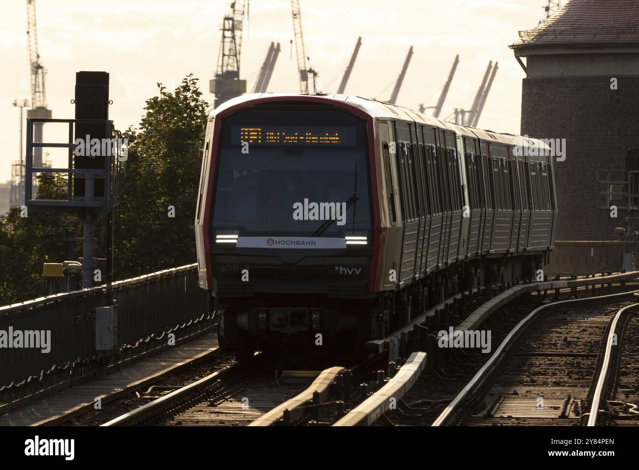 U-Bahn, Hamburger Verkehrsverbund HVV, Nahverkehr, Bahnstrecke im ...