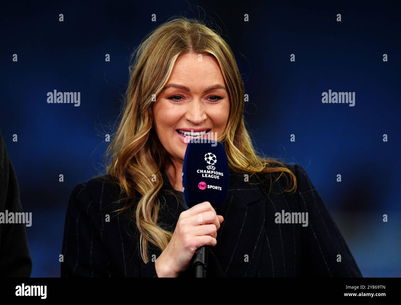 TNT Sports Moderatorin Laura Woods beim UEFA Champions League Spiel im ...