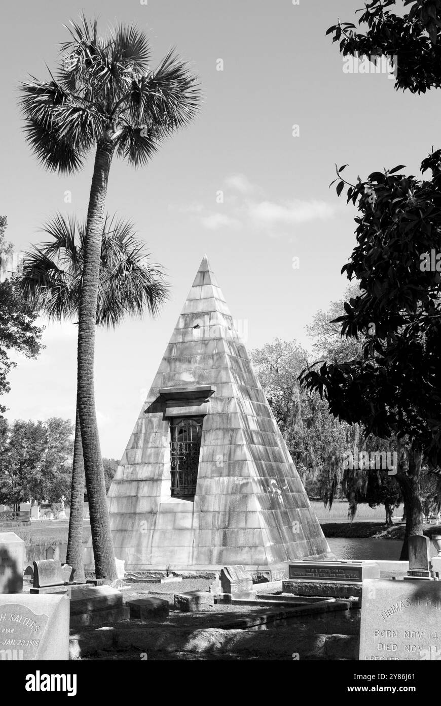 Smith Pyramid Monument auf dem Magnolia Cemetery in Charleston, South ...