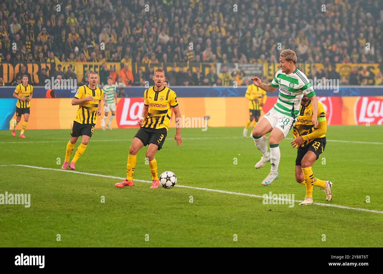 Dortmund, Deutschland. 1. Oktober 2024. Adam Idah vom Celtic FC erzielt das erste Tor der Teams ...