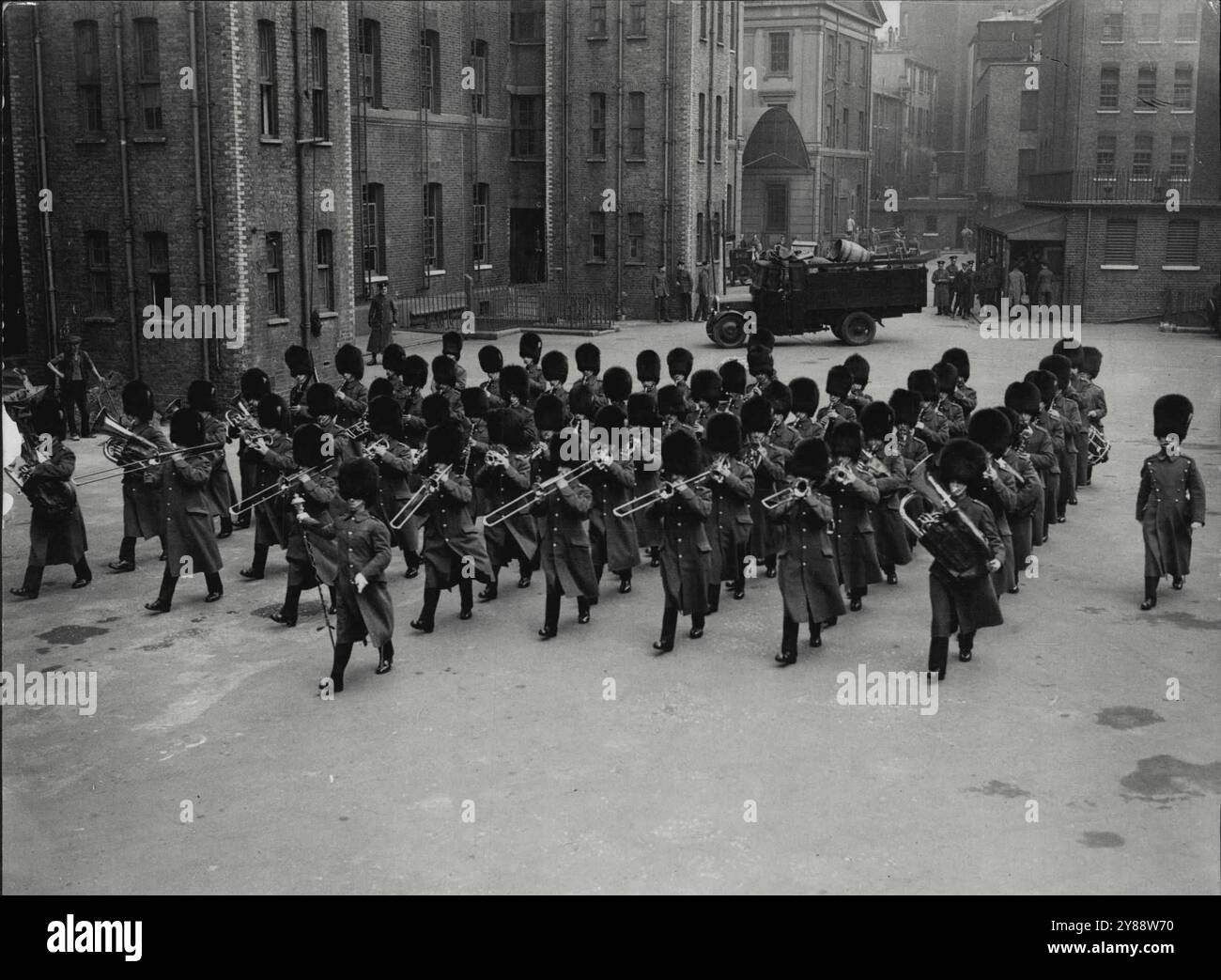 Grenadier Guards Band, um Cannes zu besuchen -- die Grenadier Guards ...
