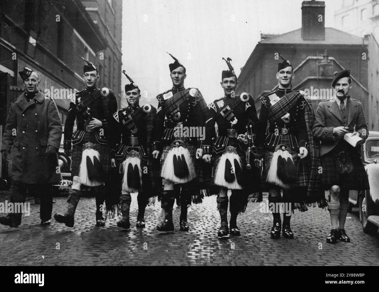 Scottish Piping and Dancing Competition in London -- Scots Guards ...