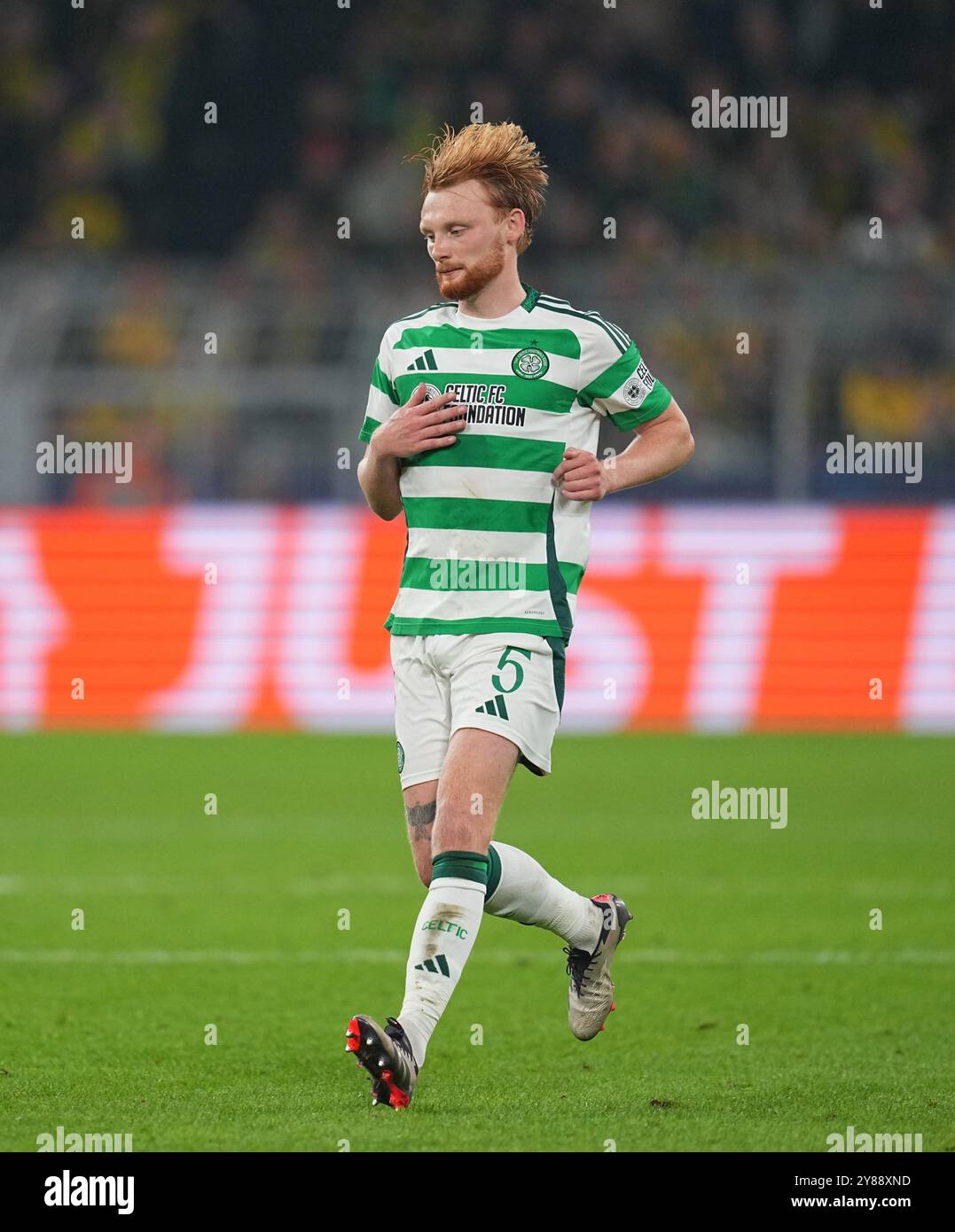 Dortmund, Deutschland. 1. Oktober 2024. Liam Scales of Celtic FC ...