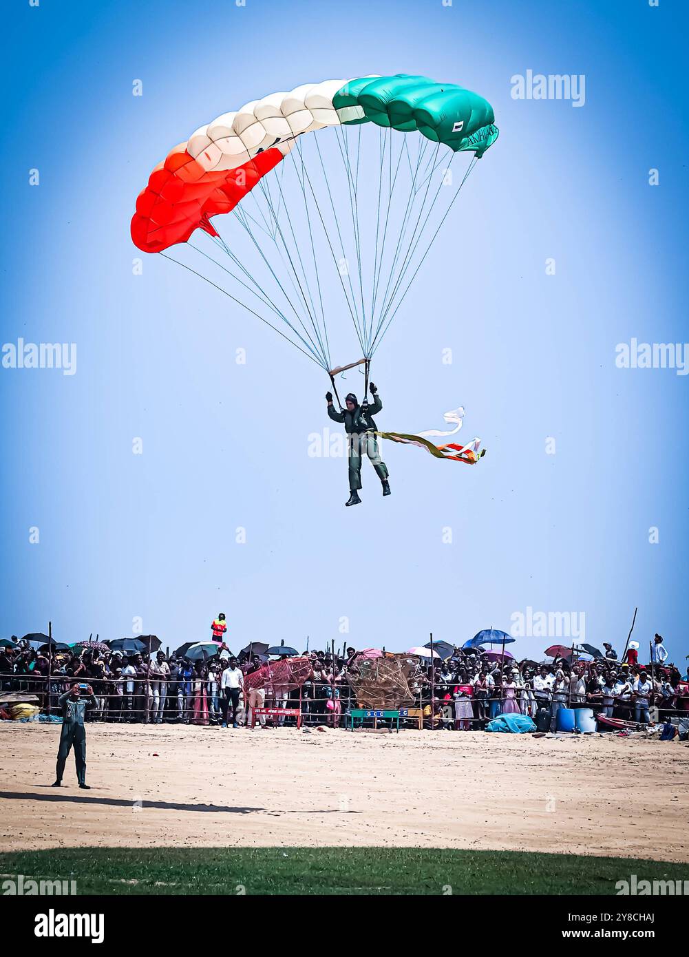 Air Show von IAF die 92. Air Adventure Show Chennai Air Show 2024 der ...