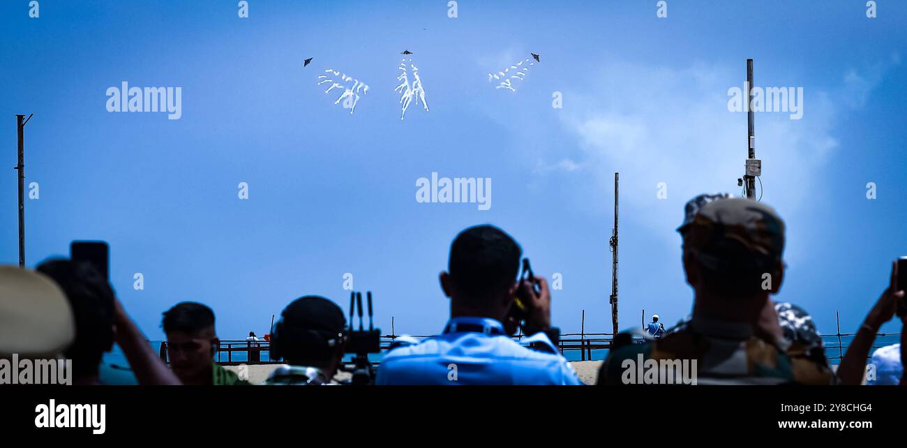 Air Show von IAF die 92. Air Adventure Show Chennai Air Show 2024 der ...