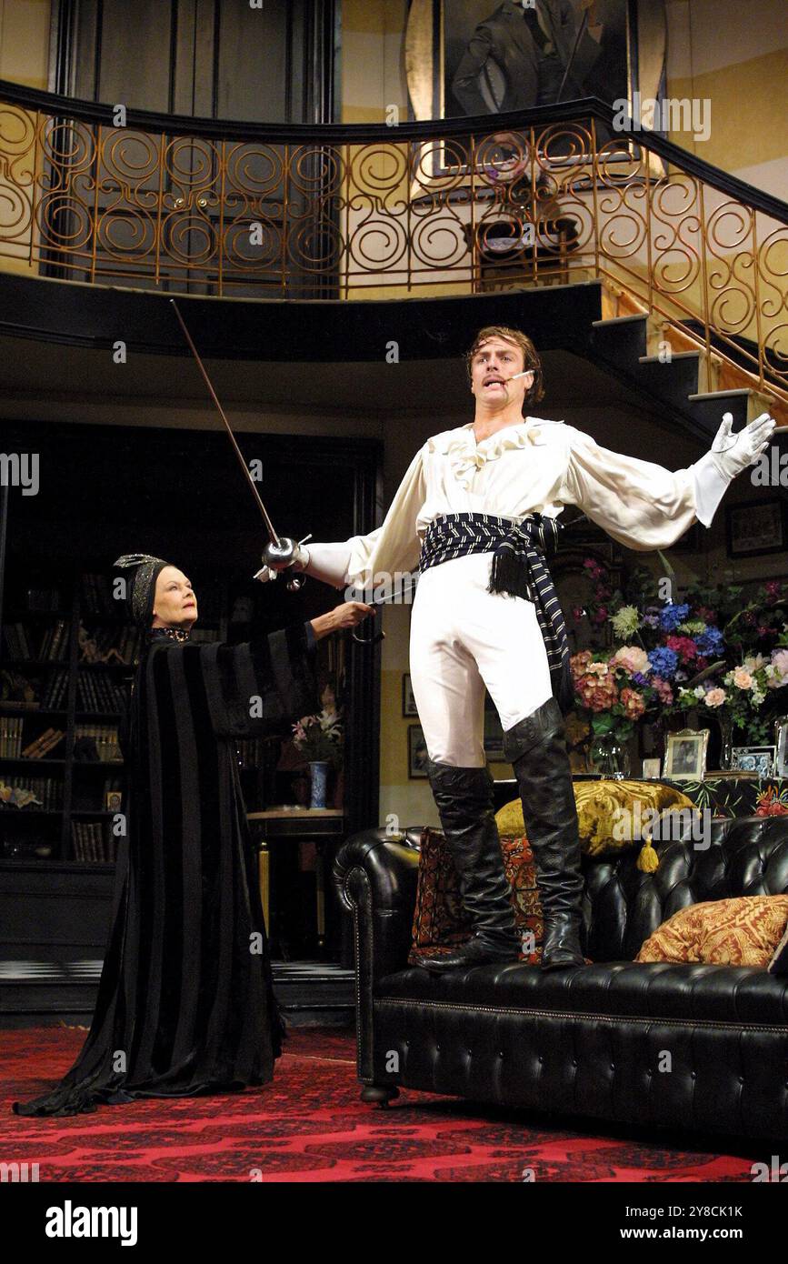 Judi Dench (Fanny Cavendish), Toby Stephens (Anthony Cavendish) in DER ...