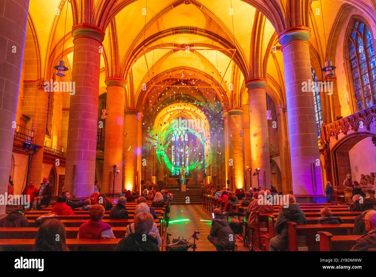 Essen Light Festival, in der Innenstadt, Lichtkunst Licht und Segen, im Essener Dom, der ...