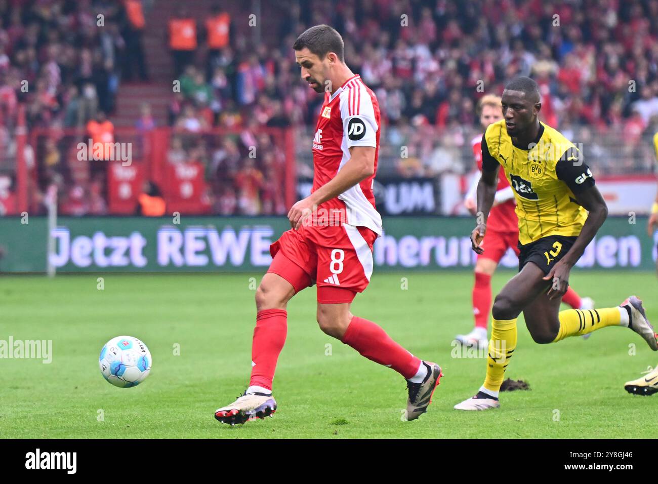 Rani Khedira (1. FC Union Berlin, #8) GER, 1. FC Union Berlin gegen ...