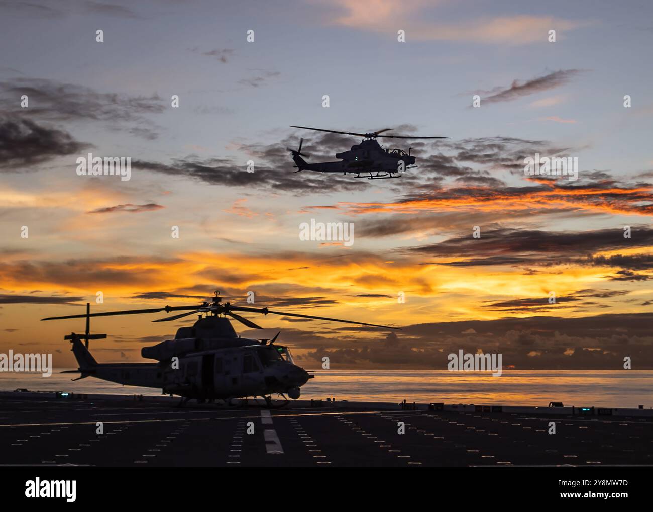 PHILIPPINE SEA (28. September 2024) Ein US-Marine Corps AH-1Z Viper ...