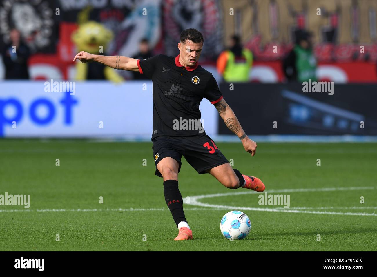 Granit Xhaka ( Bayer 04 Leverkusen ). Deutschland, Bayer 04 Leverkusen vs. KSV Holstein Kiel ...