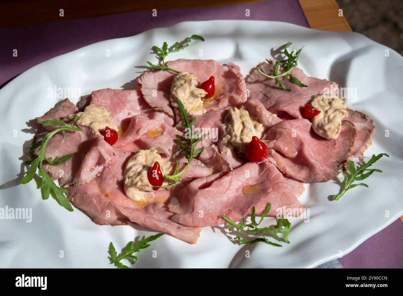 Das Kalb mit Thunfischsauce, „Vitello Tonnato“, ist eine der ...
