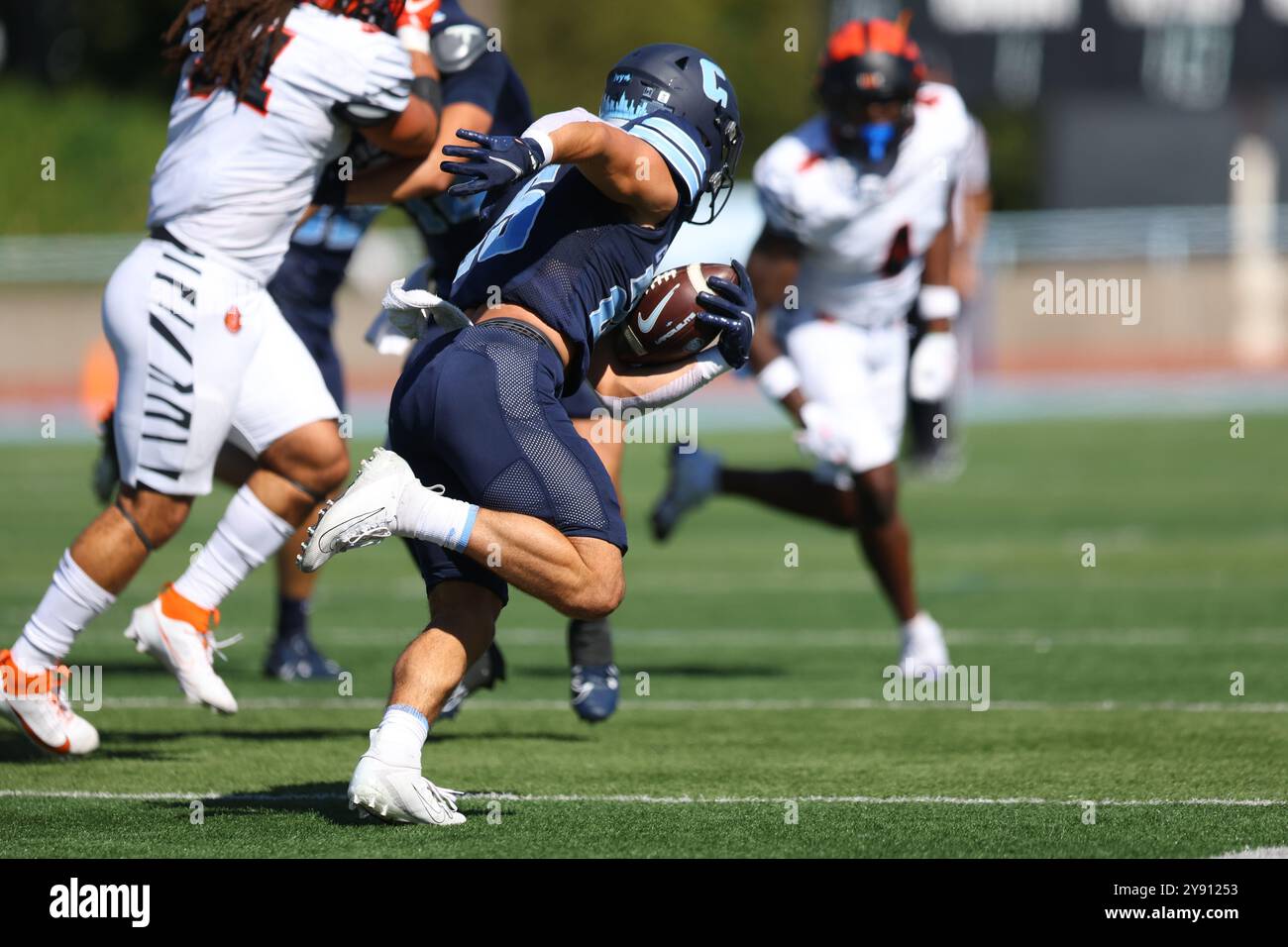 Columbia Lions laufen zurück Joey Giorgi #25 während der Action im NCAA ...