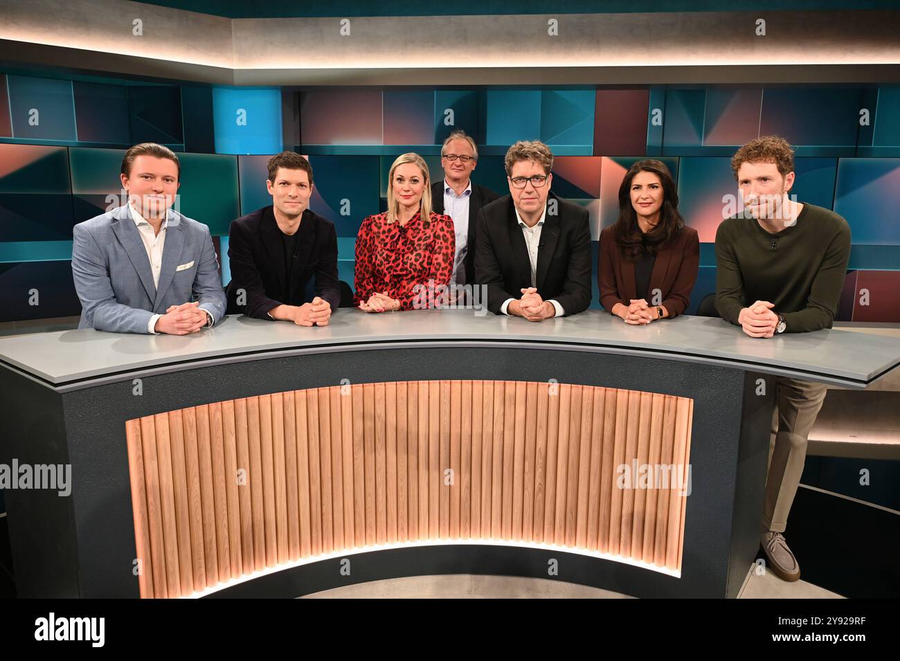 Politiker Alexander Leschik, l-r, Journalist Ronen Steinke, Moderatorin ...