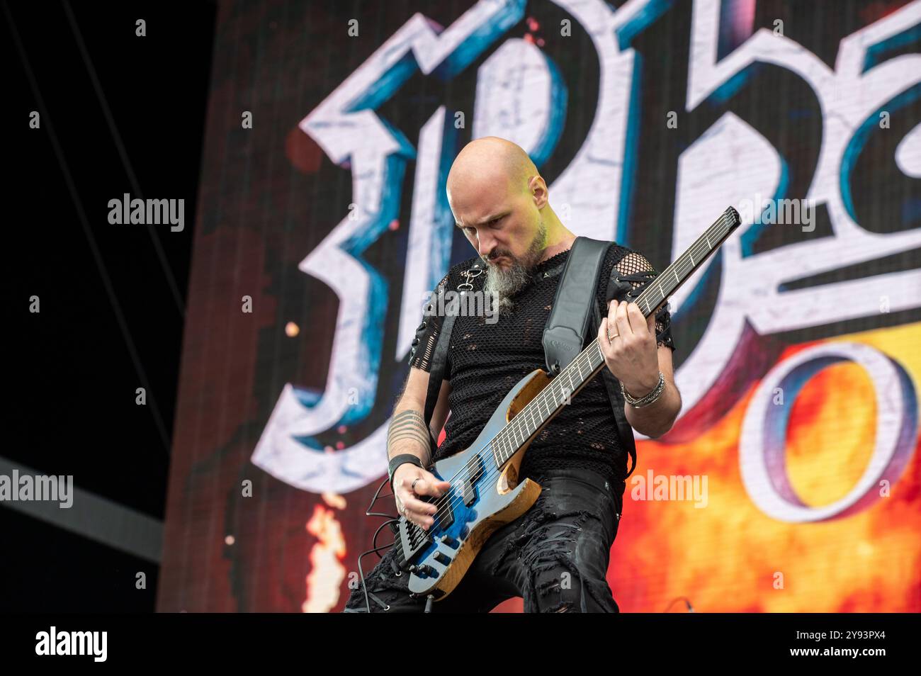 29. Juni 2024: Alessandro Sala tritt mit Rhapsody of Fire beim Hellfest ...