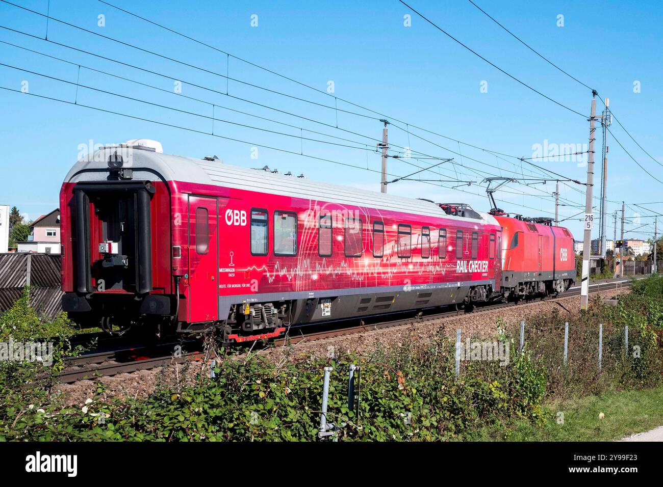Wels, Österreich. 9. Oktober 2024 ÖBB Rail Checker Messwagen auf der ...