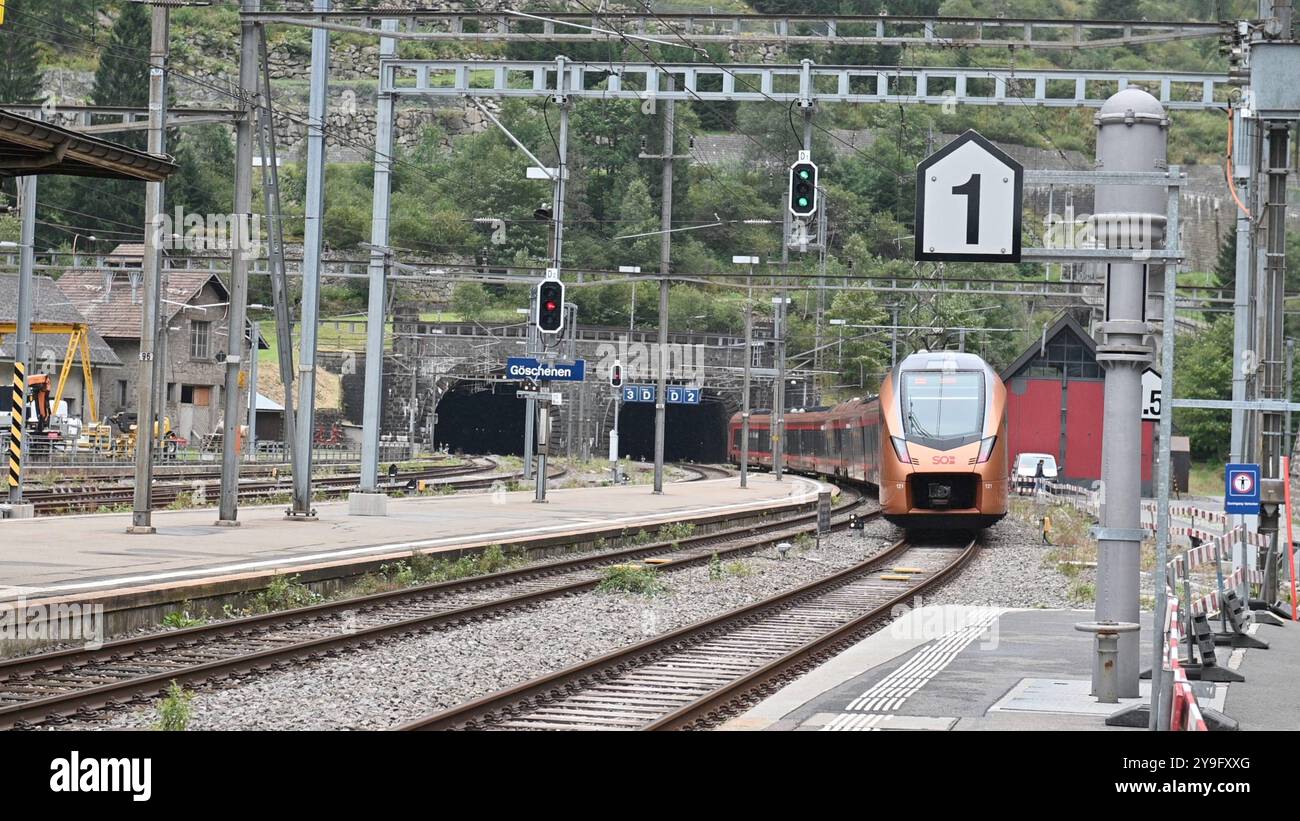 Göschenen URI Schweiz September 2024 SBB CFF FFS. Inter regio Zug Treno ...