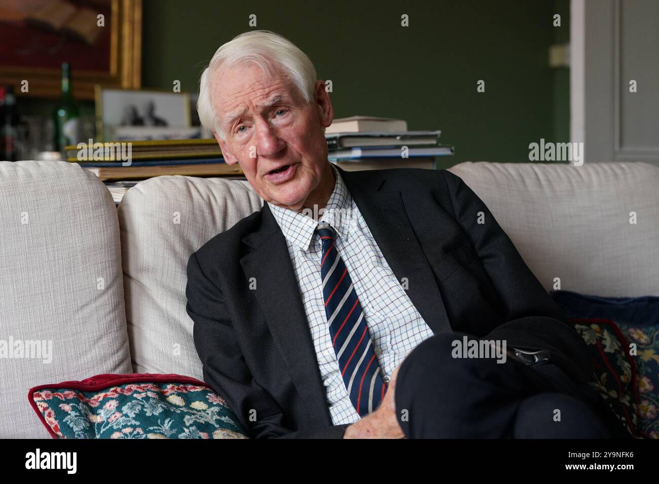 Lord Robin Butler spricht vor dem 40. Jahrestag des Bombenanschlags in ...