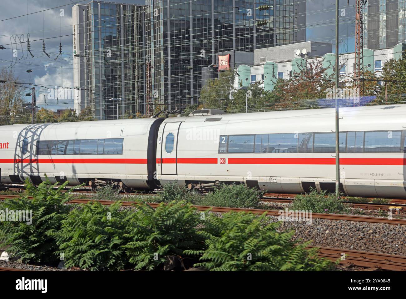 Probleme bei der Deutschen Bahn die Flanke eines ICE der Deutschen Bahn ...