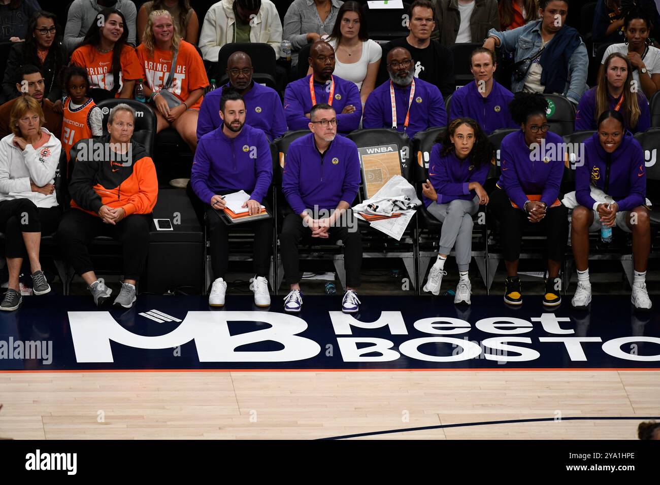 20. August 2024: Curt Miller, Cheftrainer der Los Angeles Sparks, sieht ...