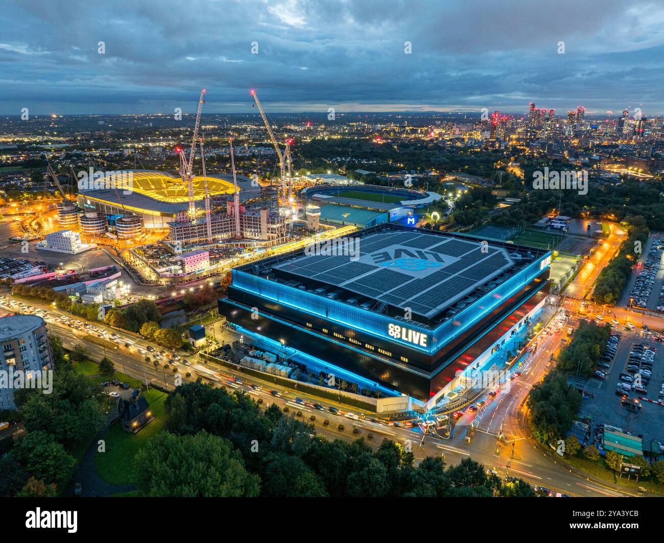 Etihad stadium und co op live -Fotos und -Bildmaterial in hoher ...