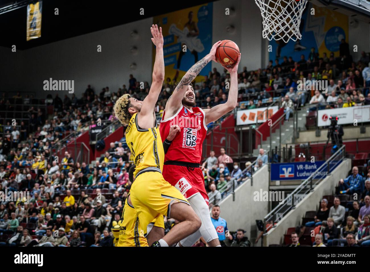Ivan Tkachenko (Syntainics MBC, #05) vs. Hunter Maldonado (MHP Riesen ...