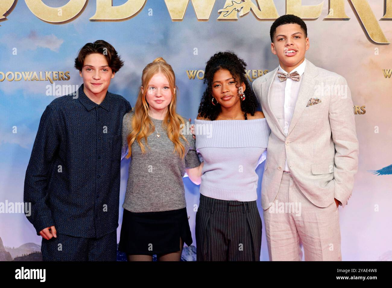 Die Schauspieler Emile Cherif, Lilli Falk, Sophie Lelenta und Johan von ...